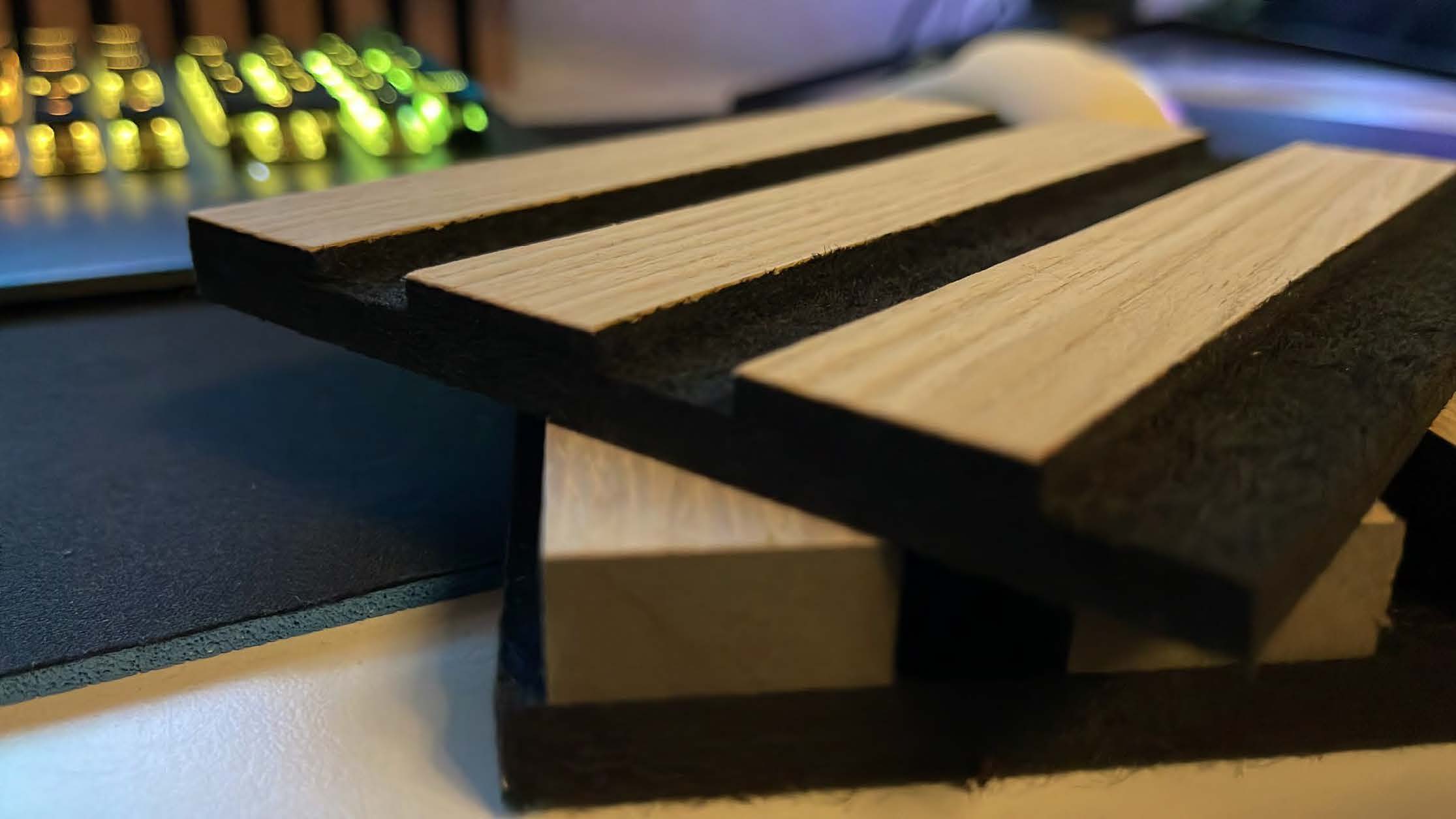 Akustikpaneele Module Eiche hell mit Filz-Trägerplatte und Connector